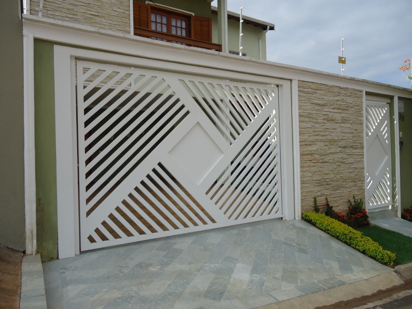 AutoTec-Serralheria: PORTÕES