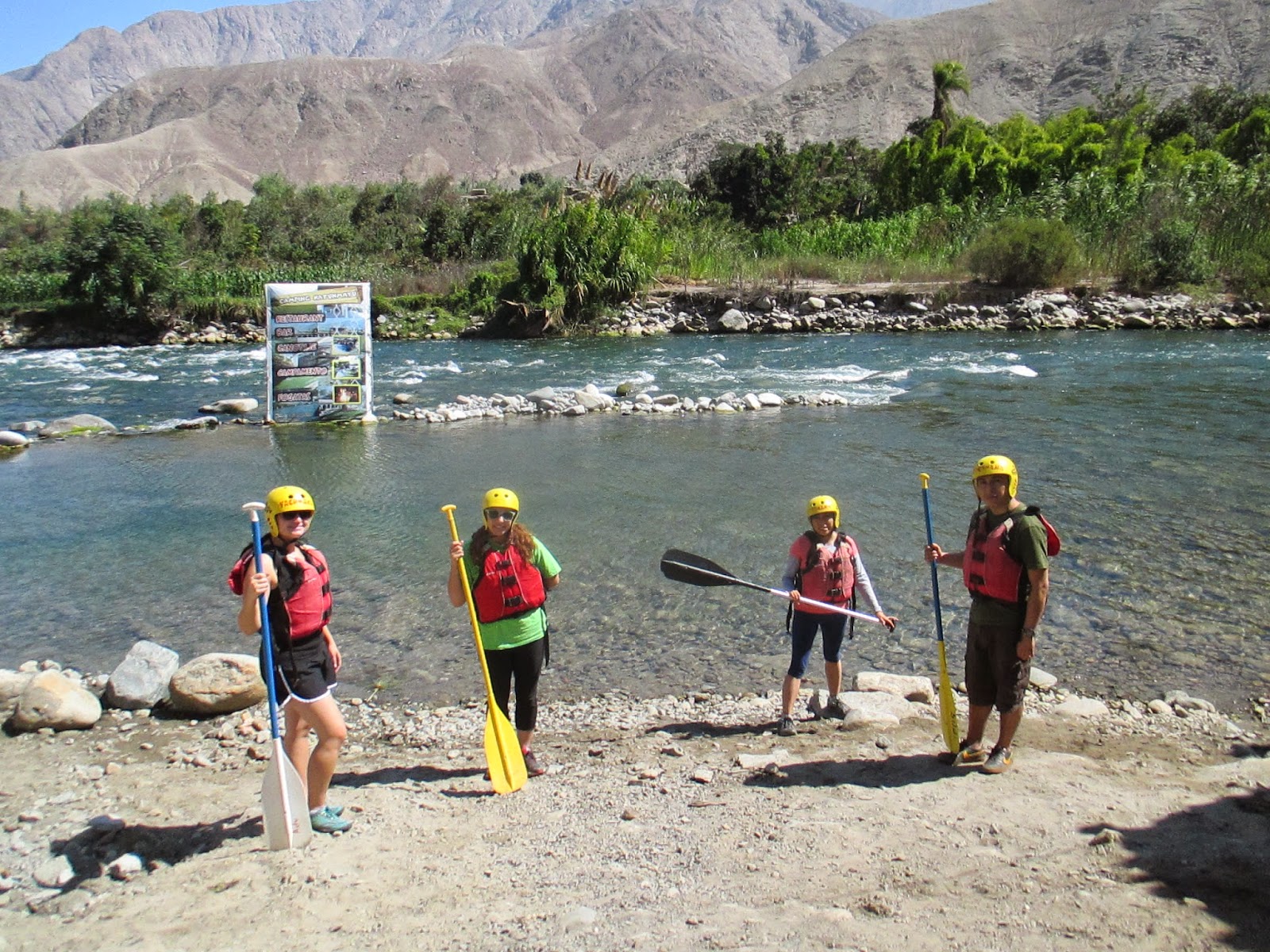 Adventuras en Peru: Peruvian River Rafting: At least half of us know ...