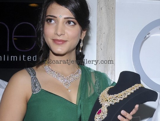 Sruti Hassan In Heavy Diamond Necklace Jewellery Designs