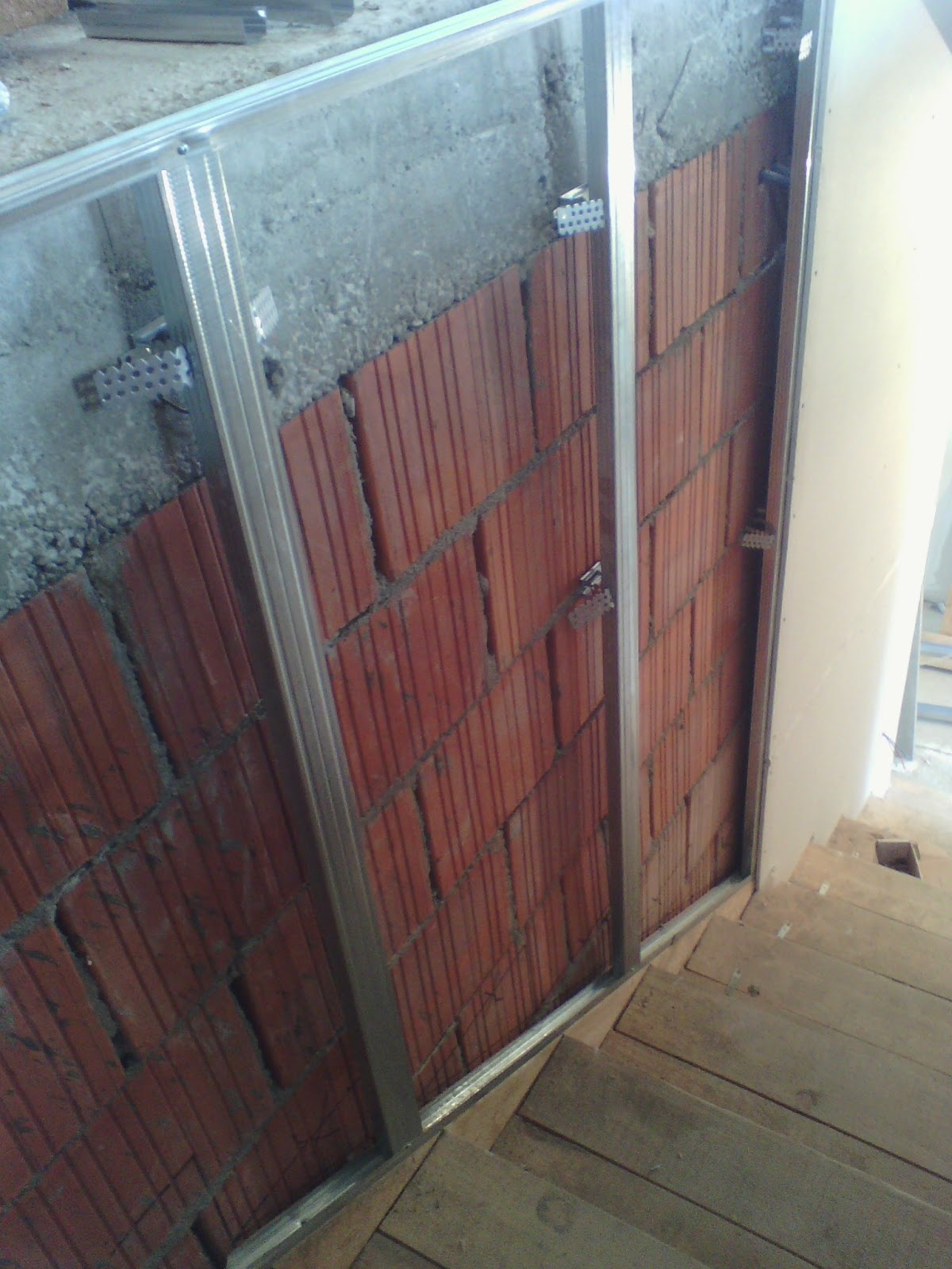 Arhiconstruct: Finisaje Interioare rigips Placare perete dressing si ...