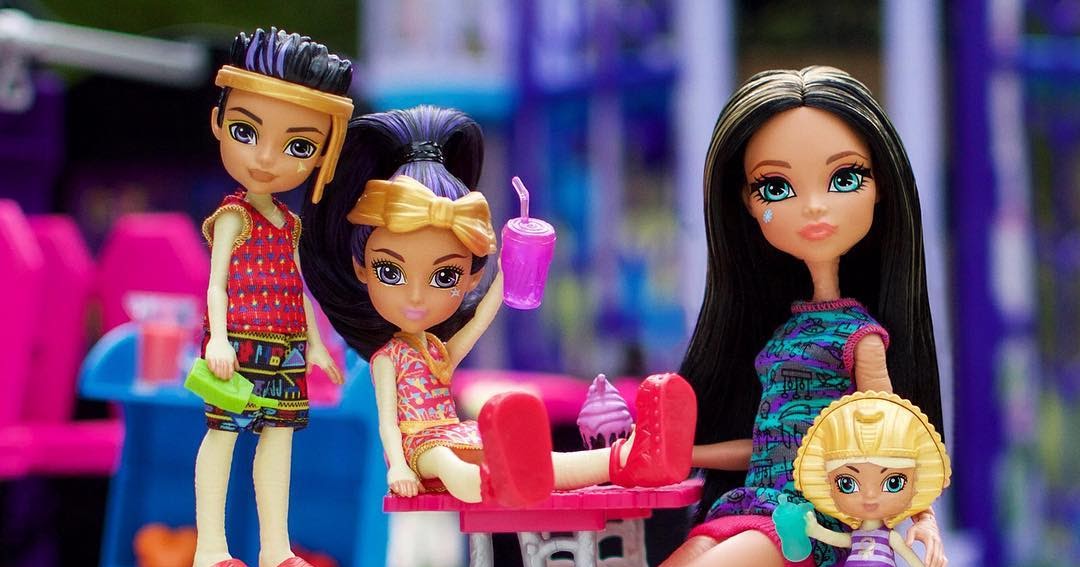 Monster High-Pretty : Foto de Cleo De Nile con su Monster Family