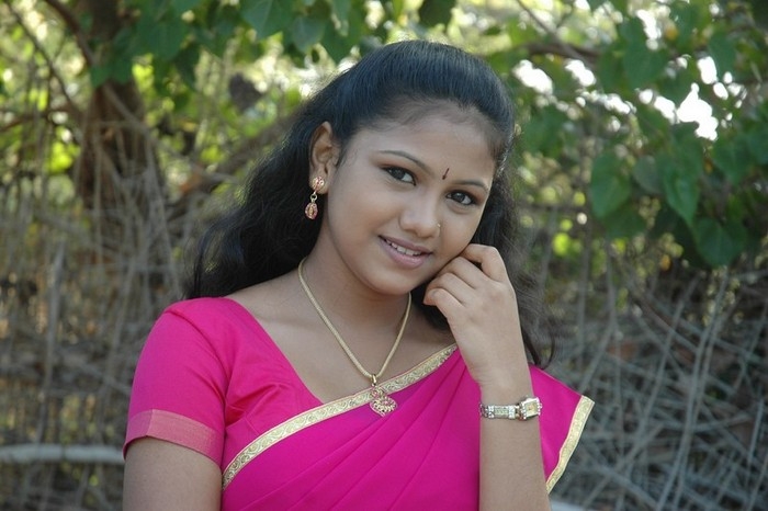 Manisha Jith Saree Photos Gallery - Hot PHOTOSHOOT Bollywood, Hollywood ...