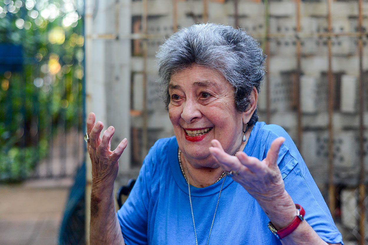 De otros mundos: Claribel Alegría, de 93 años, gana el Premio Reina ...