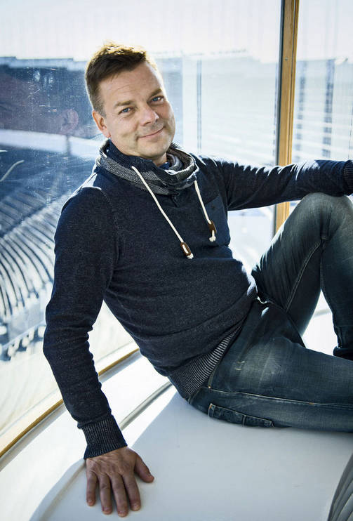 ACatAikuinenNainen by Heini