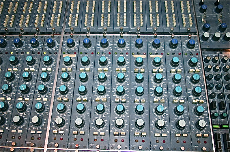balance blog: Neve 8078