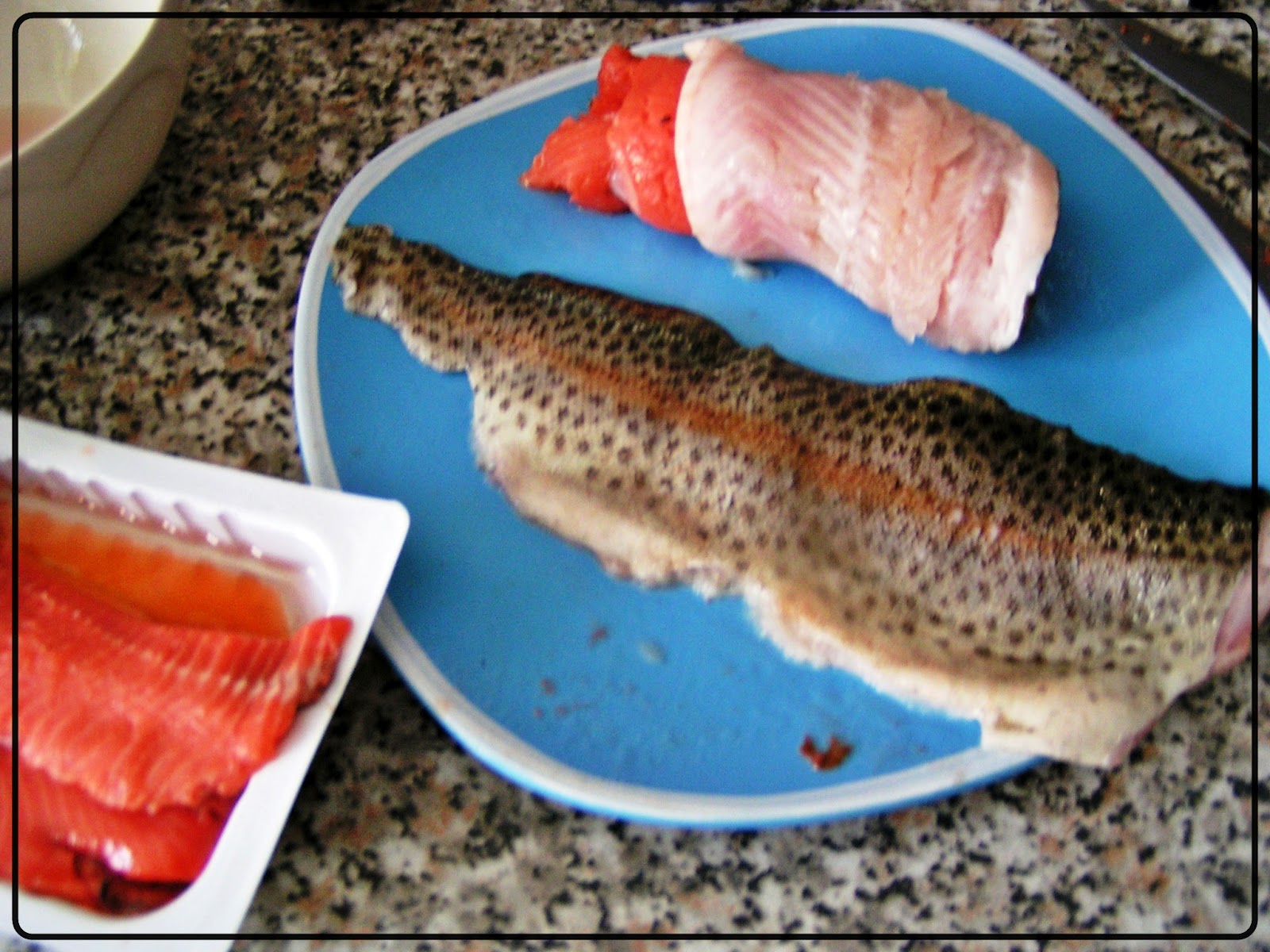 PASIUNI: FILE DE PĂSTRĂV ŞI TON ROŞU LA ABURI, CU SOS DE CAVIAR ŞI ...