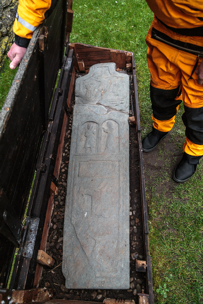 Sea kayaking with seakayakphoto.com: Je suis prest in Skipness Chapel ...