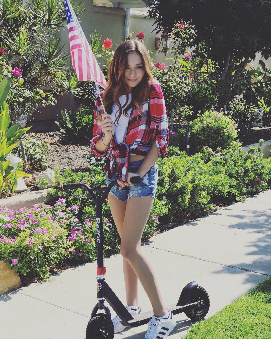 Starlet Arcade: Bailey Gomez