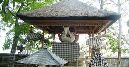 ombak rare bali: Pura Batu Mas Kuning Tempat Terdamparnya Ulam Agung ...