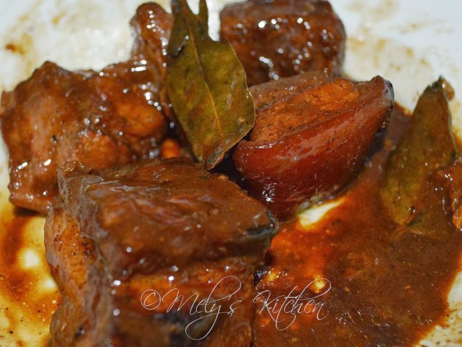 Mely's kitchen: Adobong Liempo