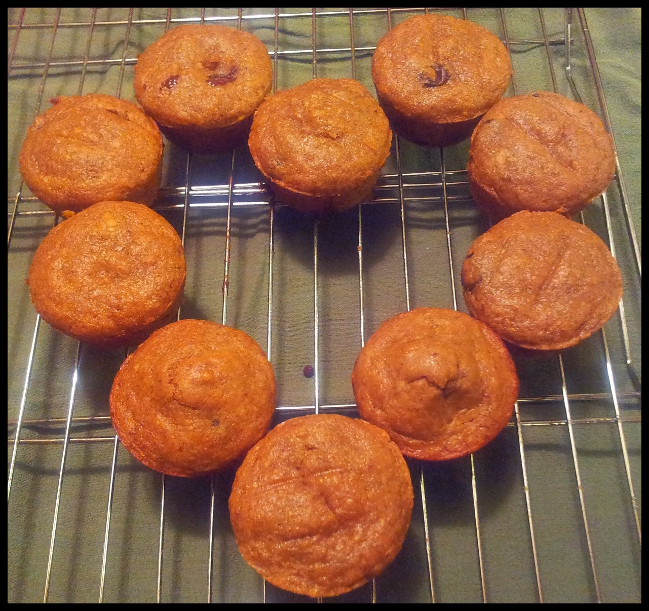 Peanut Butter and Banana Chocolate Chip Muffins | Krafty Fox