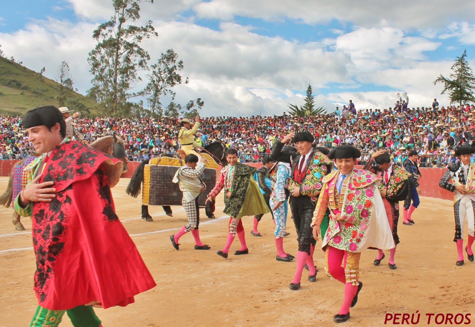 PERÚ TOROS: AL SON DEL CHOLO CHOTANO CAYÓ EL TELÓN EN LAJAS