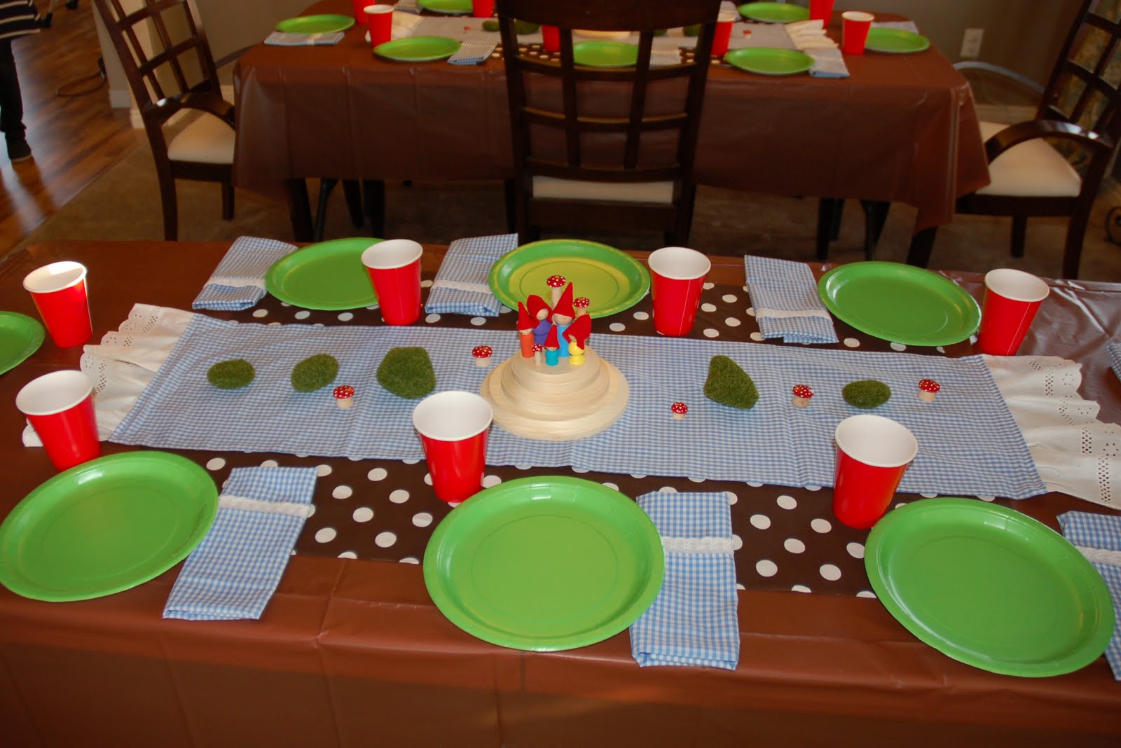 restlessrisa: GNOME PARTY!!!