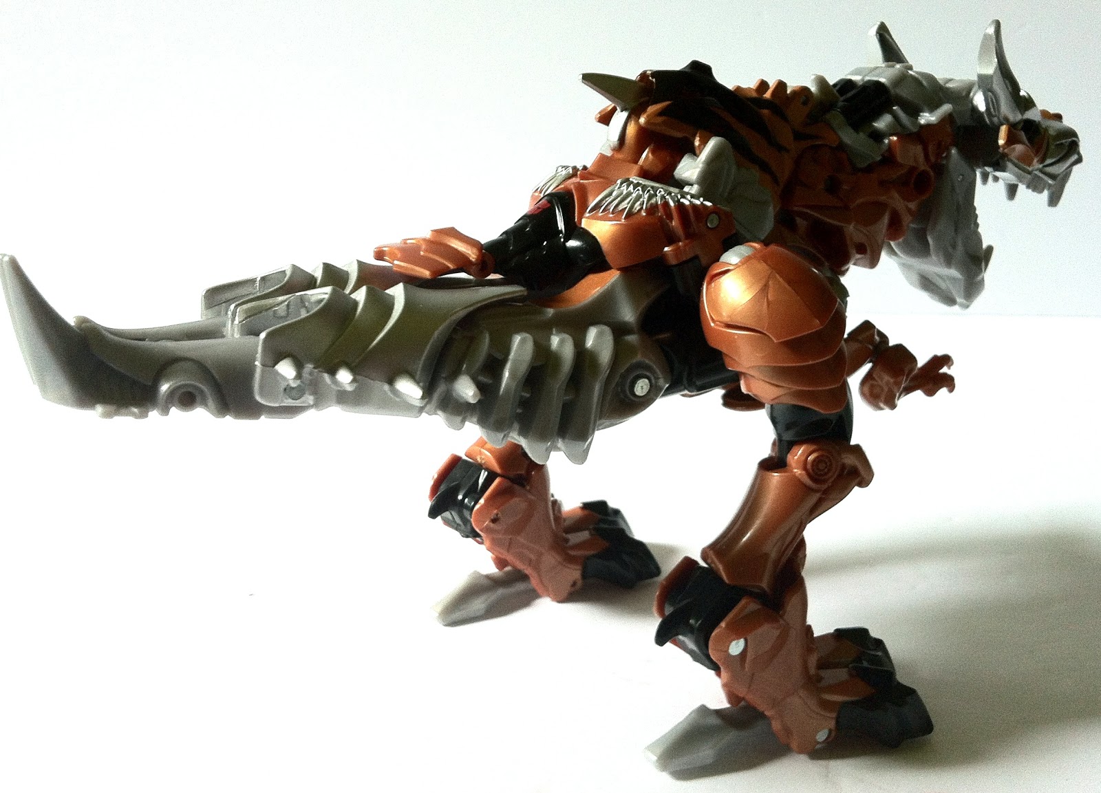 Transformers Reviews: Me Grimlock no Bozo, Me get Review.