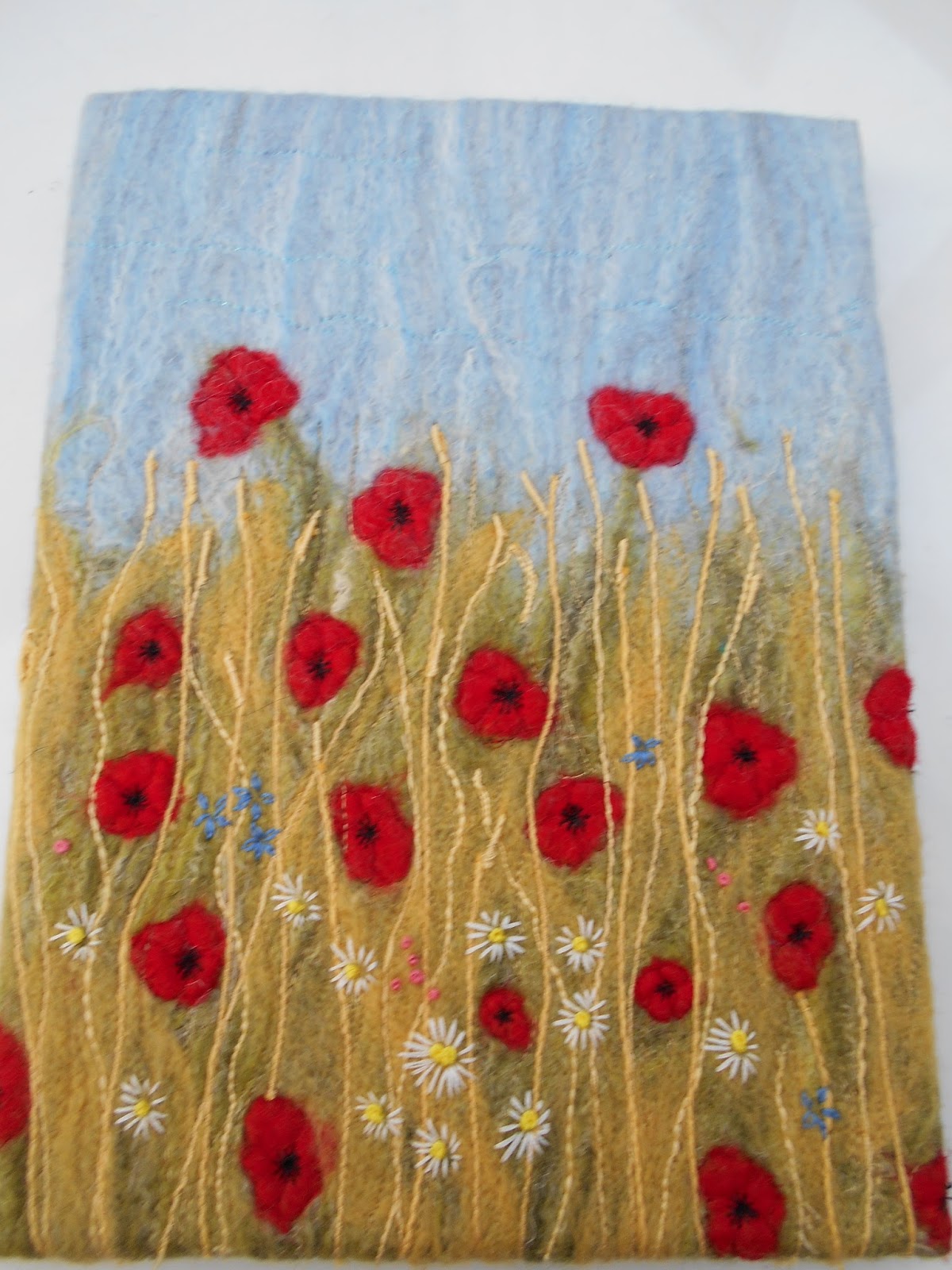 Scrumptious Textiles: Felted poppies