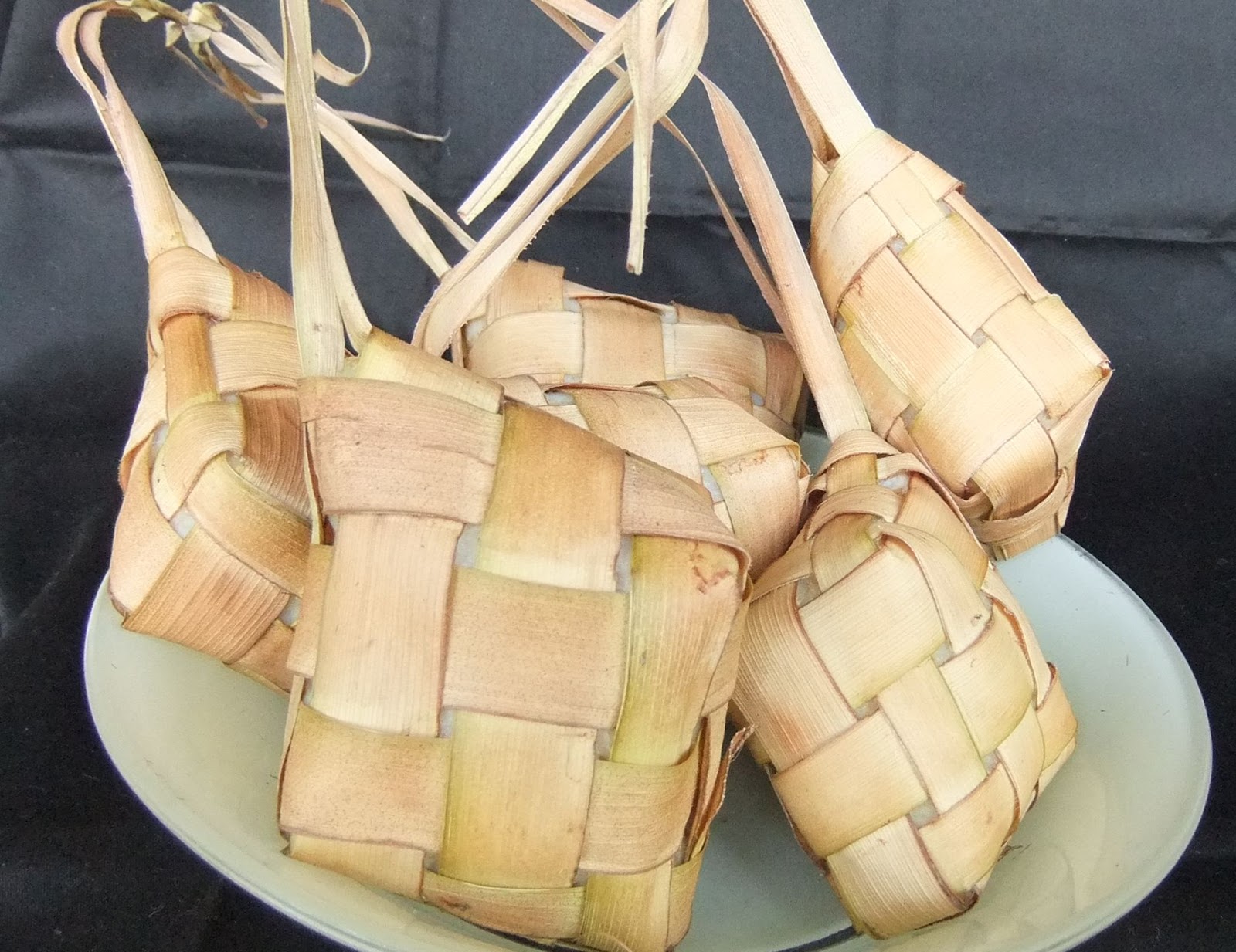 Ketupat, Simbol Kemenangan Masyarakat Jawa | HORIZON BUDAYA