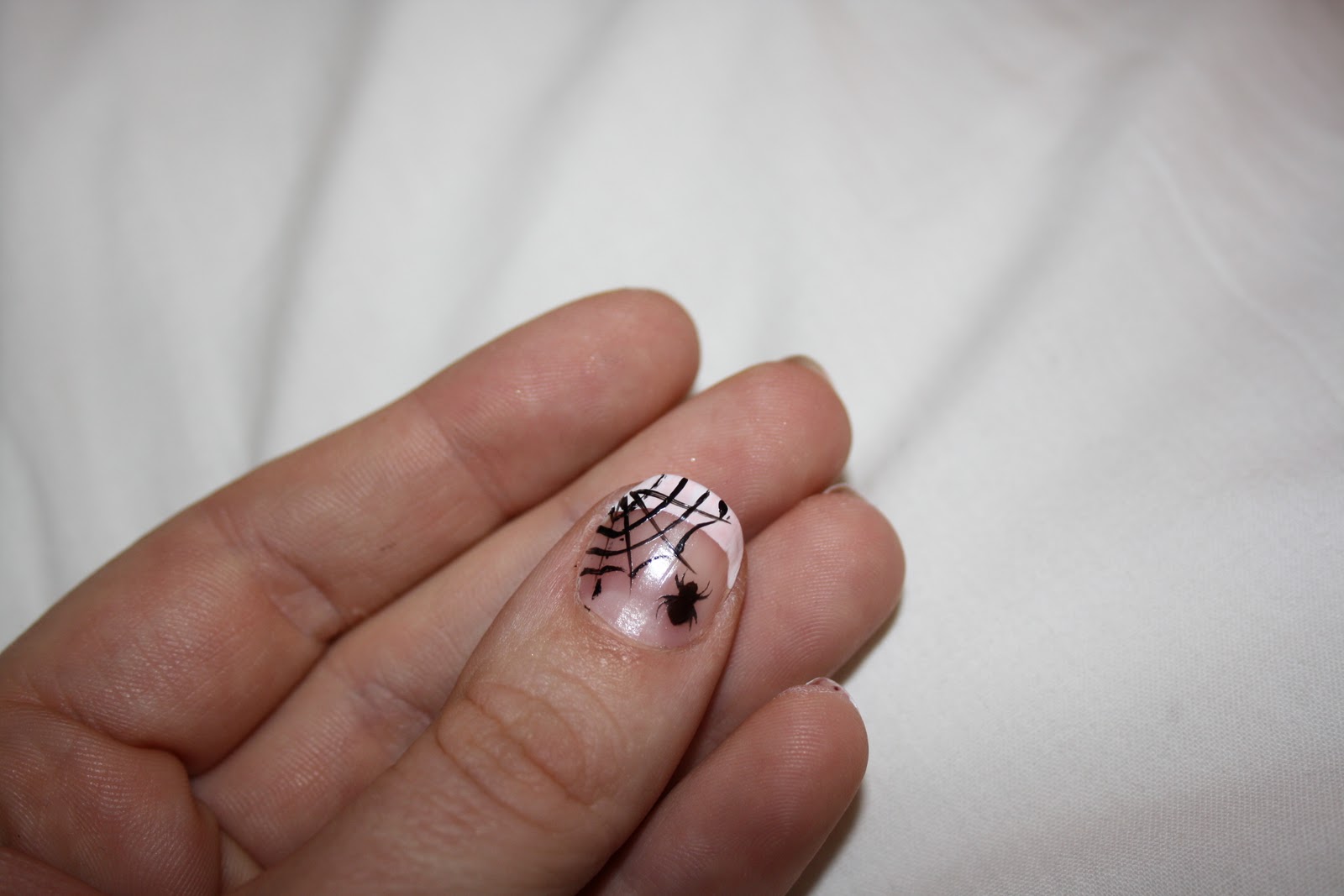 Oooooh Pretty: Halloween Nail Series - Cobweb nails