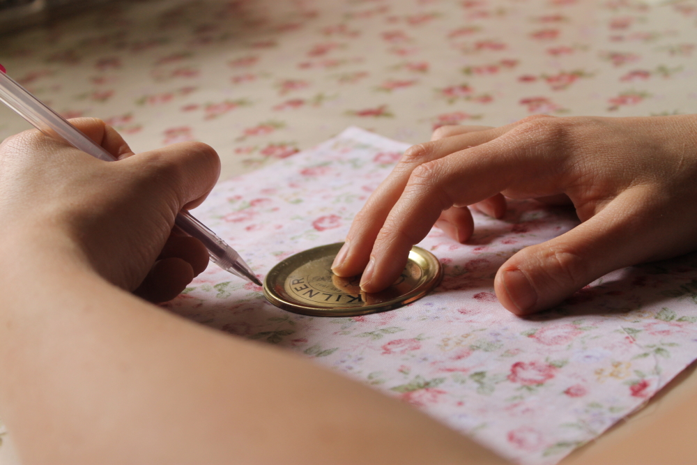 Little Ruby Robin: How to: Kilner jar pin cushion
