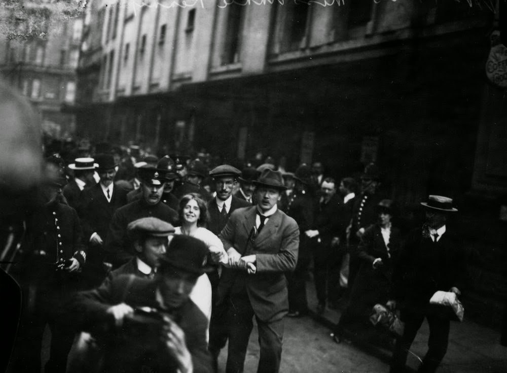 Suffragettes vs. Police: Historical Photos of Women's Suffrage ...