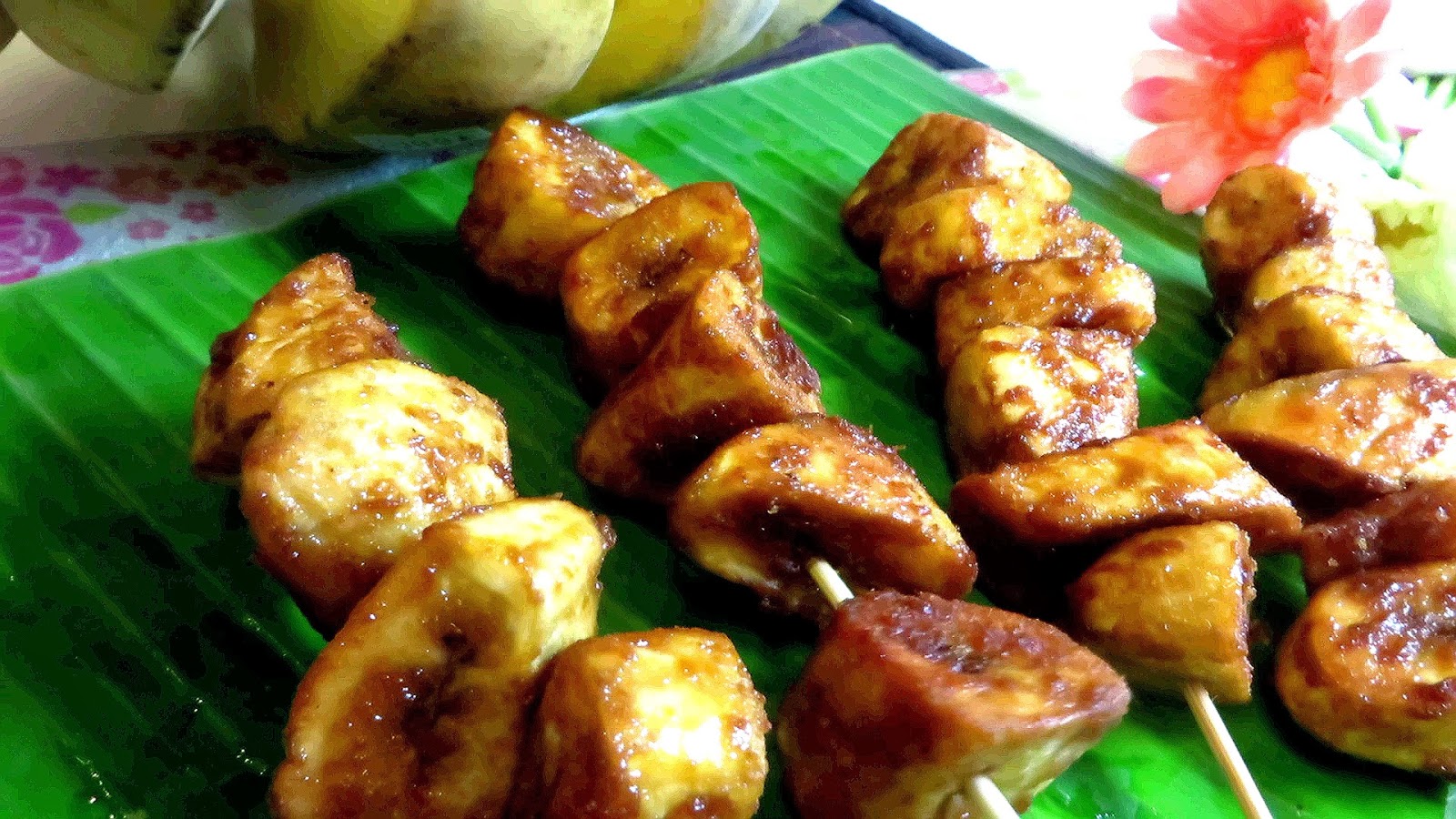 LUWEEH KITCHEN : One Bite Pritong Saging ( Bananacue)