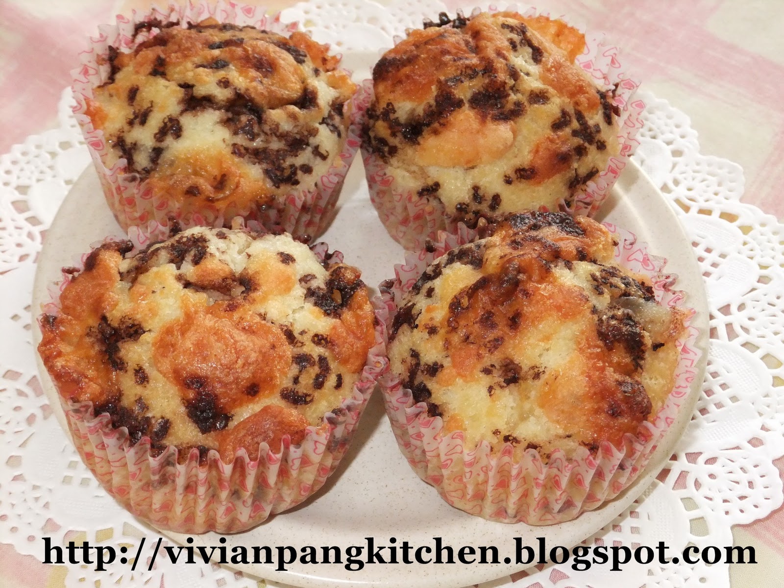 Vivian Pang Kitchen: Cheddar Cheese Cupcake with Chocolate Rice
