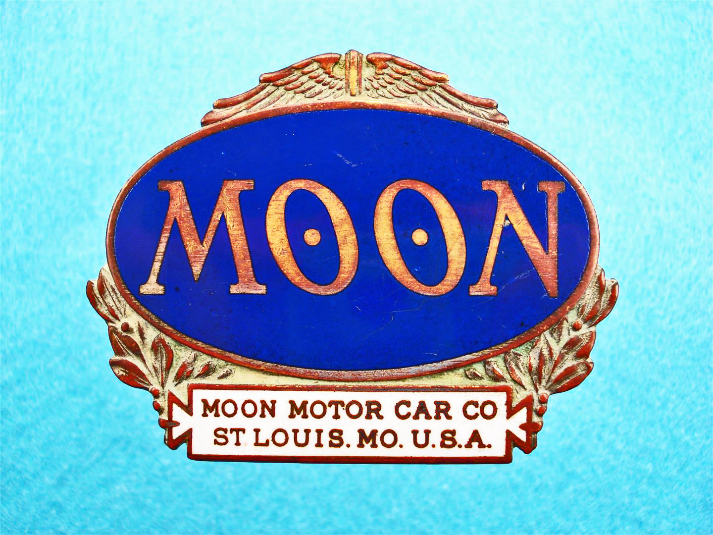 American Auto Emblems: MOON