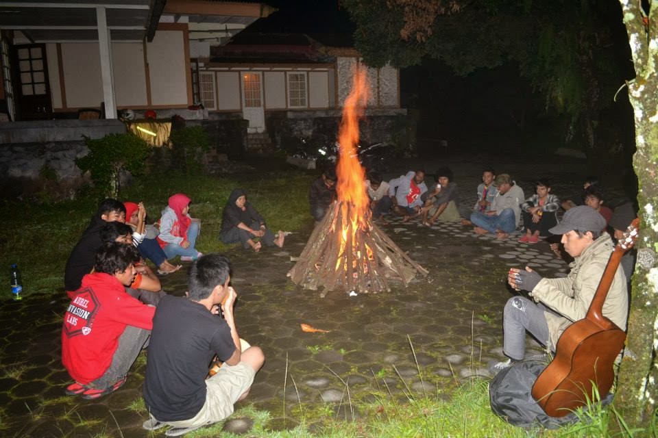 Api Unggun Di Malam Itu. | Pembebasan Jogja