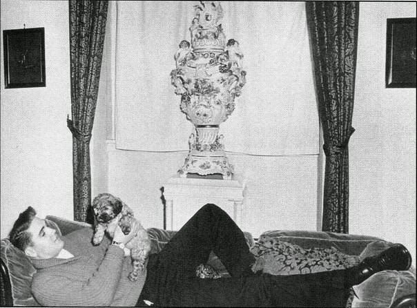 Let's Keep the 50's Spirit Alive!: Elvis Presley with a friend in 1958