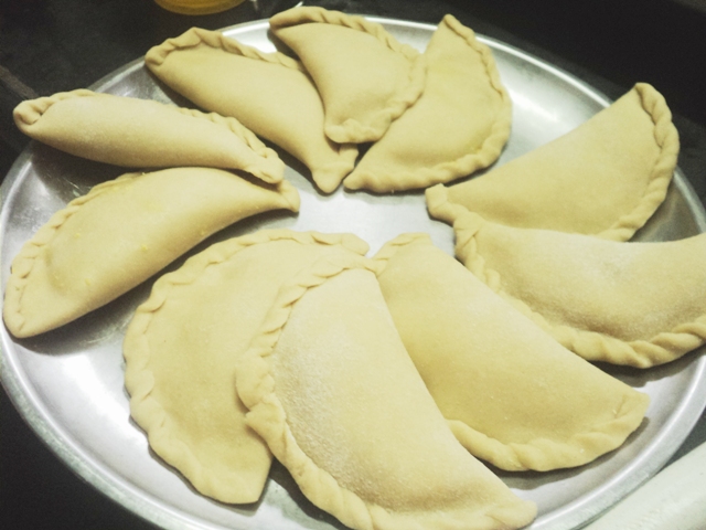 Jo's culinary journey: Karanji/karji kai/nevri