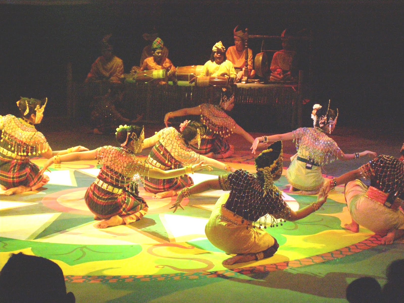 DUNIAKU - Rashidah Ibrahim: pix Mak Yong