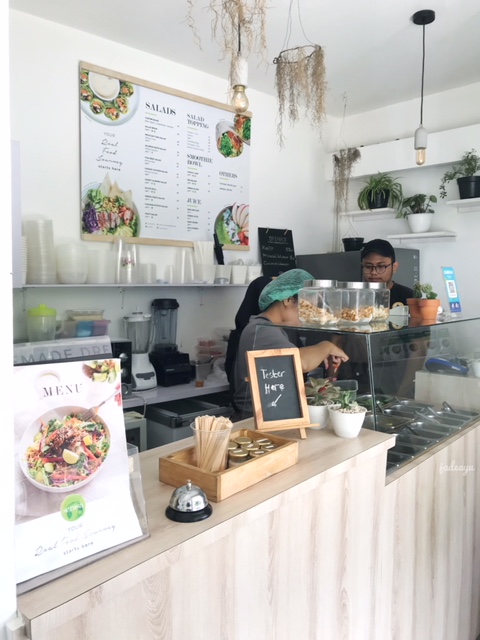 Mencicipi Salad Kekinian : Crunchaus dan Serasa Salad Bar - Jade Ayu