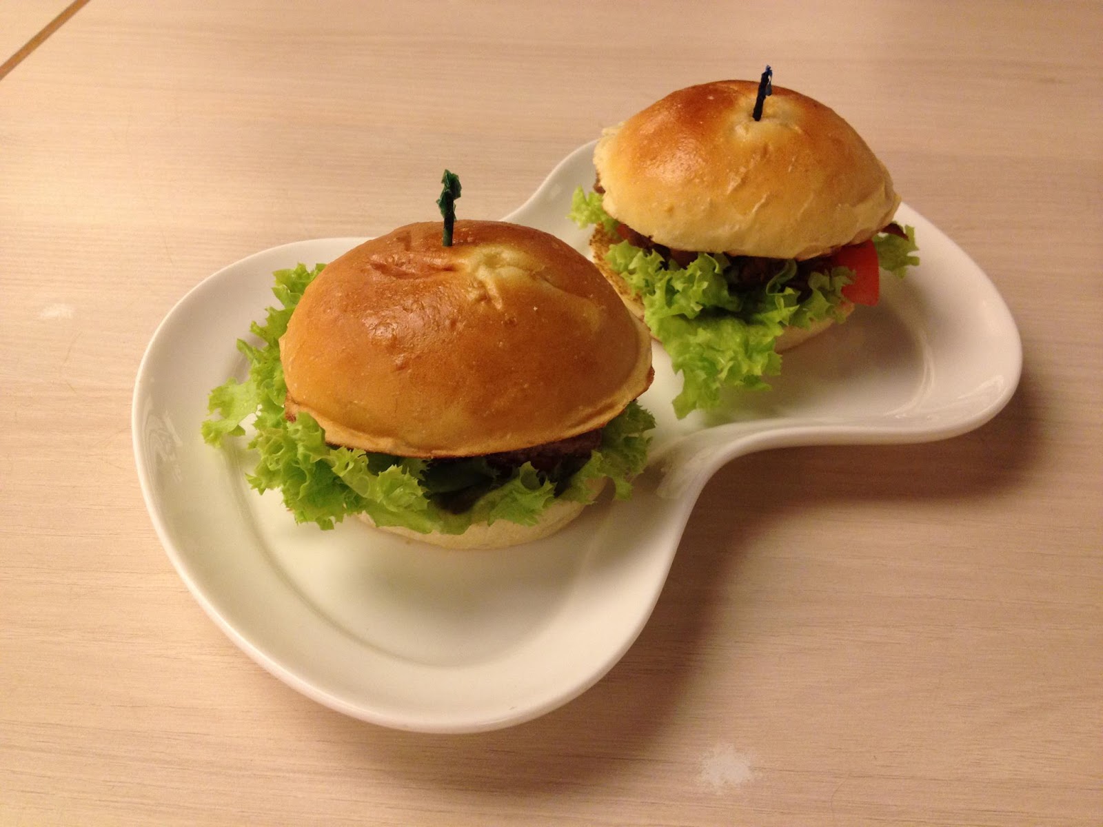 RiverlandQueenie: HandBurgers @ The Handburger Somerset 313