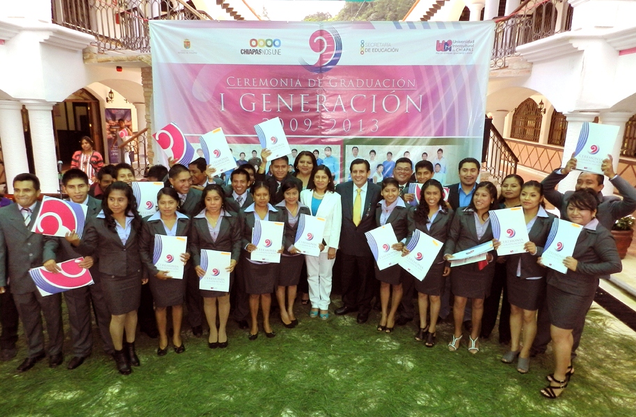 Informativo Chiapas: Egresan estudiantes tseltales de UNICH, sede Oxchuc