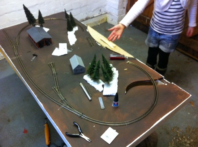 Bejsu Reka in 009: track laying...