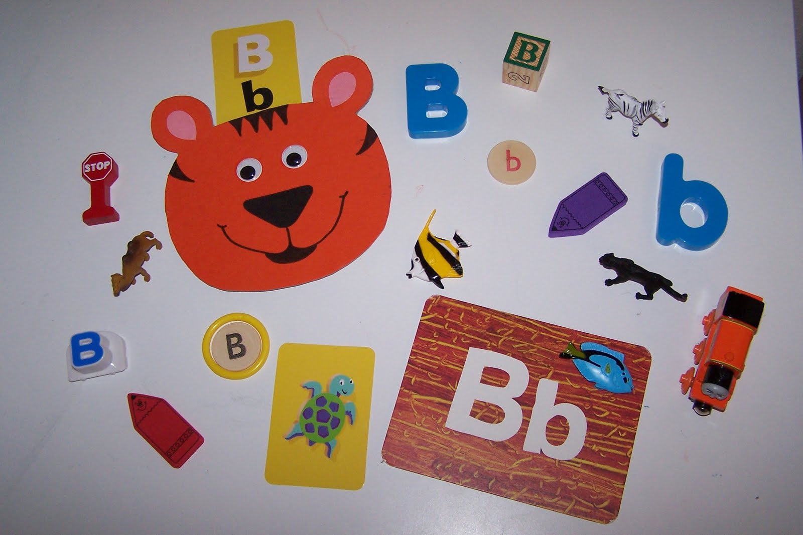 The Princess and the Tot: Letter Bb - What's on the Tray?