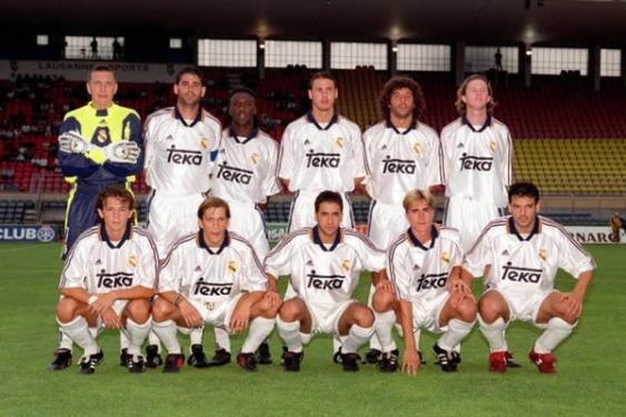 KITS CLASSICOS WE1O: REAL MADRID 2000 ( CAMPEÃO CHAMPIONS LEAGUE )