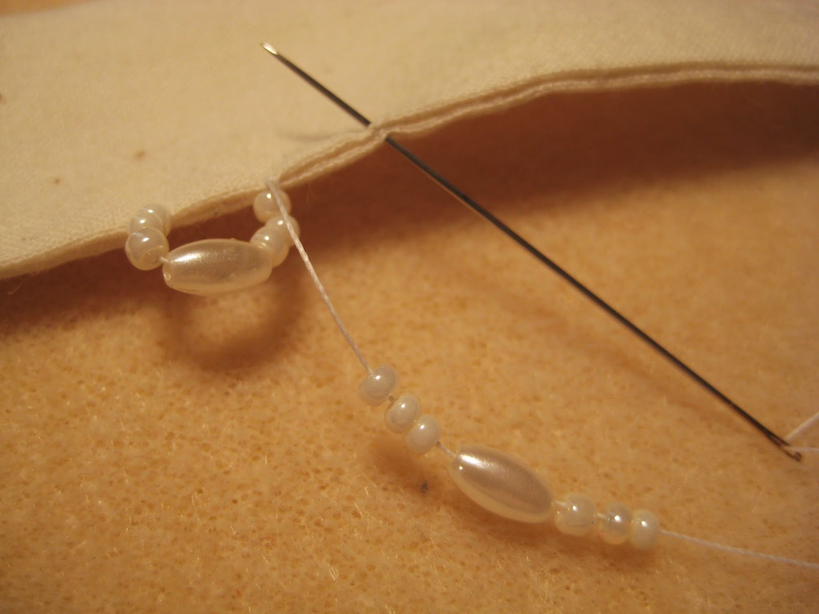 Bird Nest On The Ground: A Beaded Edge Tutorial for Louise