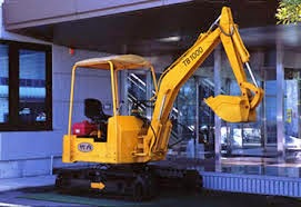 Maarakennus koneita.: Pel-Job mini kaivuri Osa-1