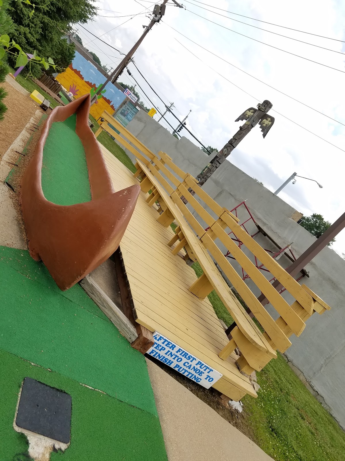 Play St. Louis: Desert Falls Mini Golf, South County