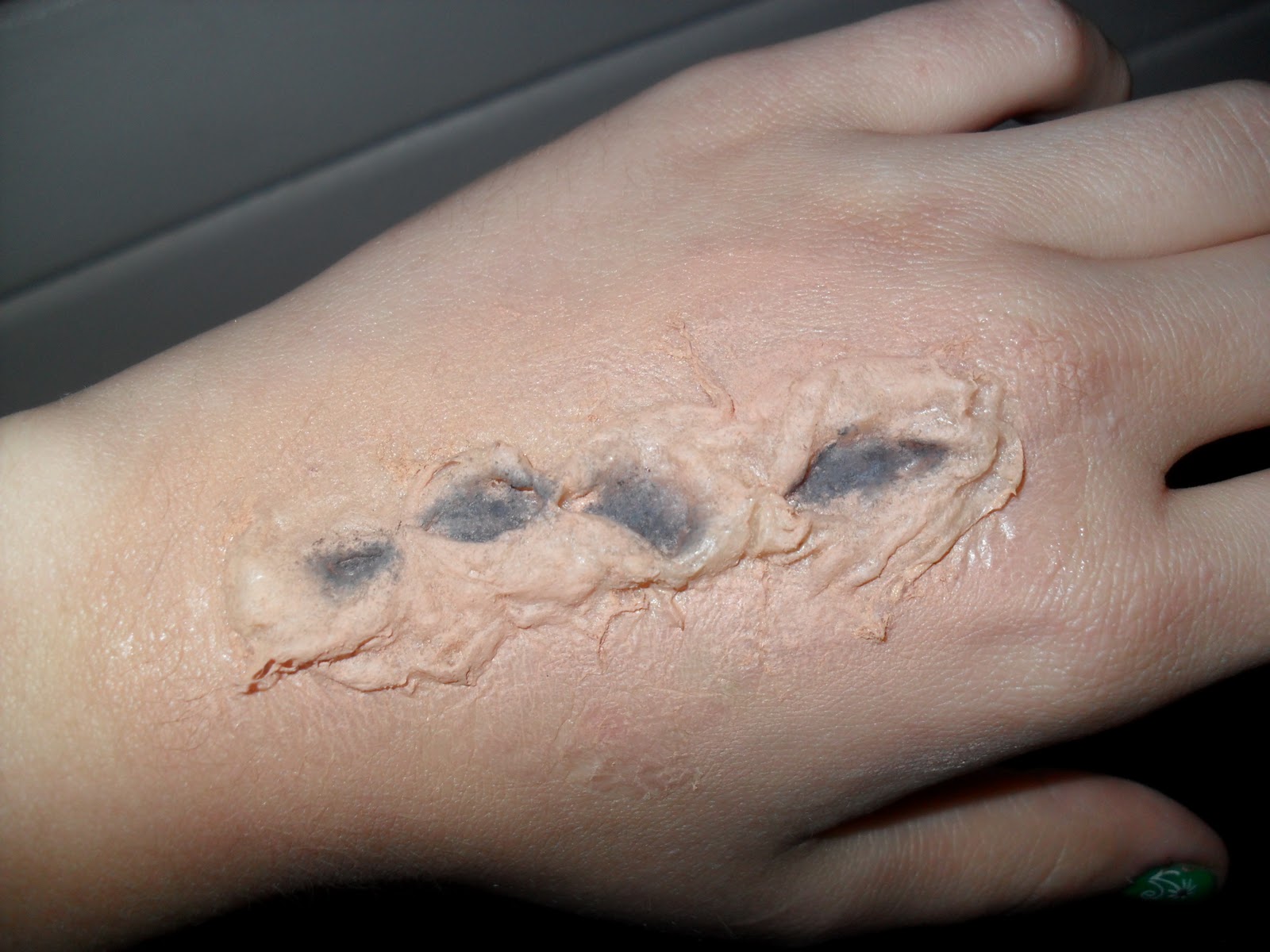 Nicht noch ein Beautyblog... : Halloween Tutorial: Narben und Wunden ...