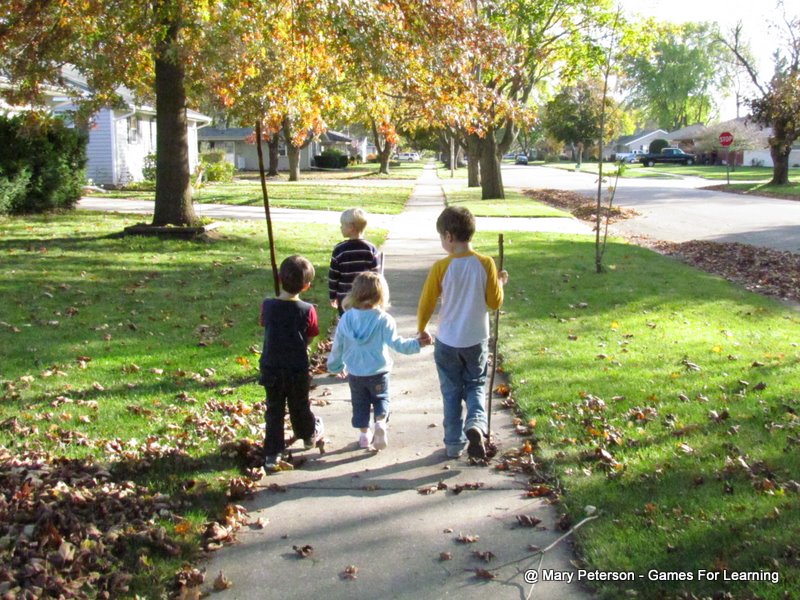 Grandma's Homeschool: A Fall Walk Around the Neighborhood