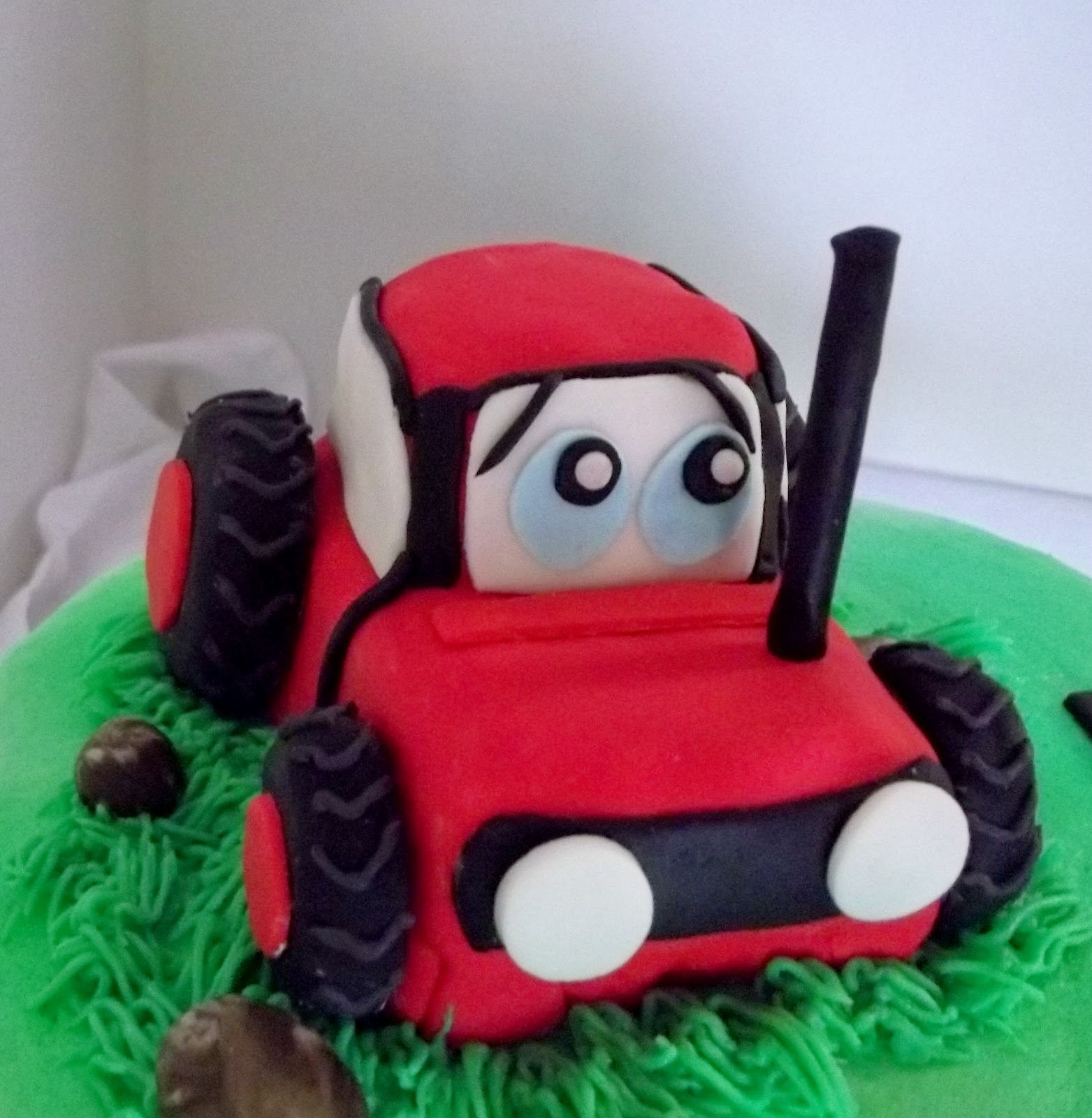 Bobbie's Cakes and Cookies: A Red Tractor Cake
