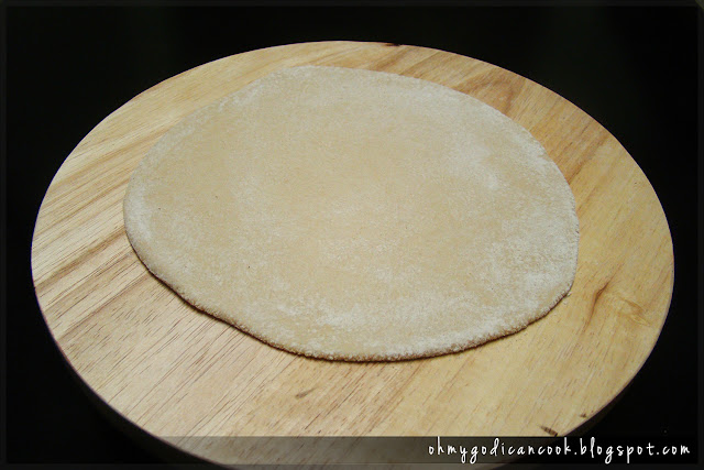 Laavy's Kitchen - A food blog by Laavy: Stuffed potato roti / Aloo ...