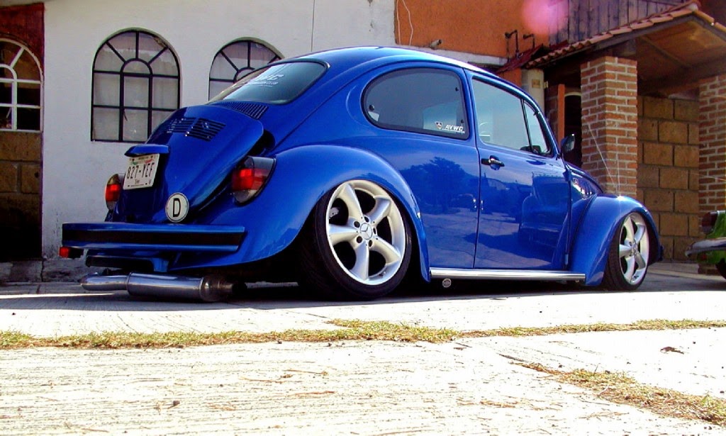 The racing bugler! Blog do Lacombe: Fusca azul.