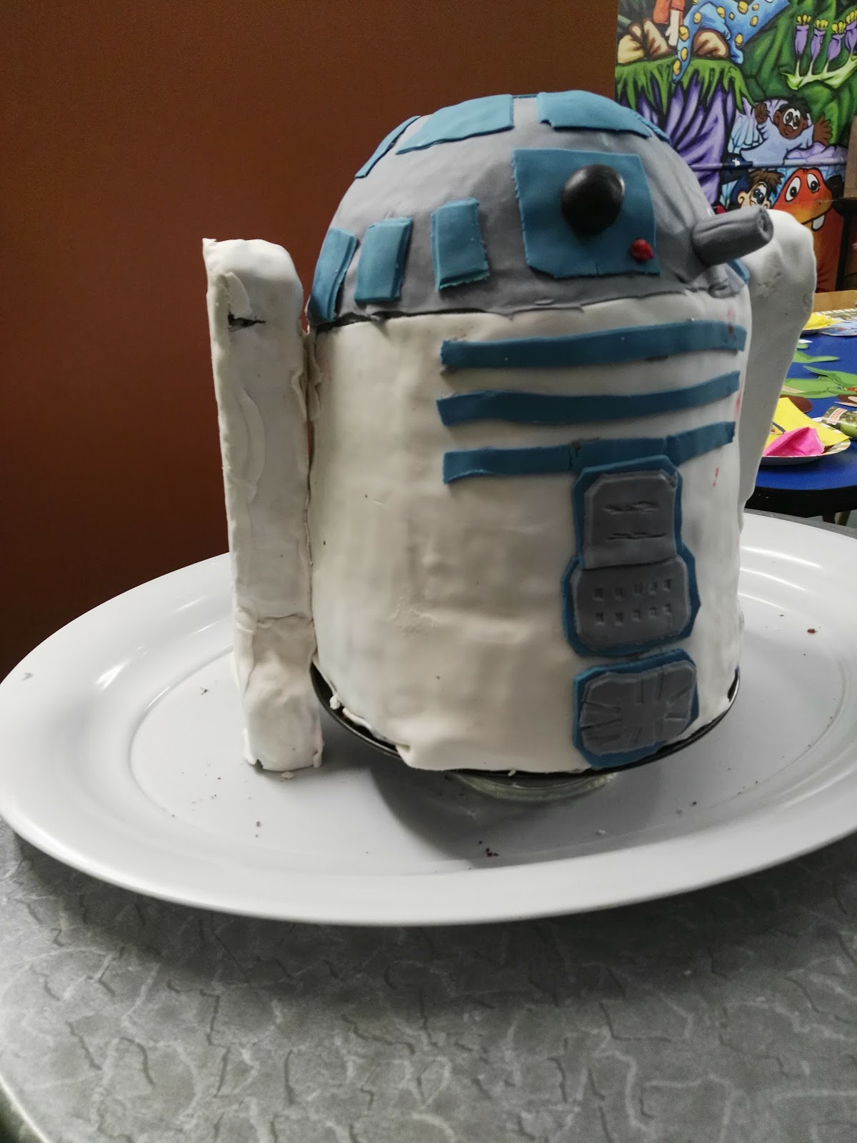 What Bronte Made Next: R2D2 Cake