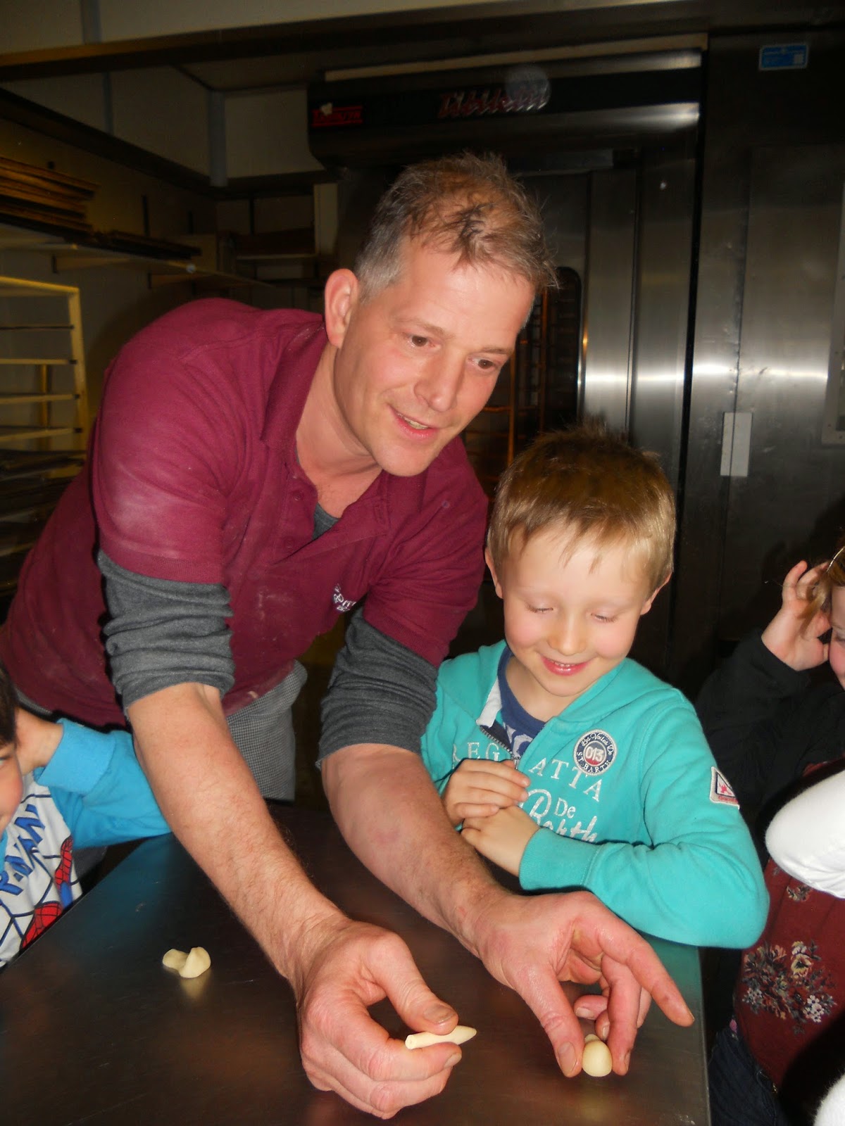 Tweede en derde kleuterklas van GVB Den Hulst (Testelt): "De bakker"