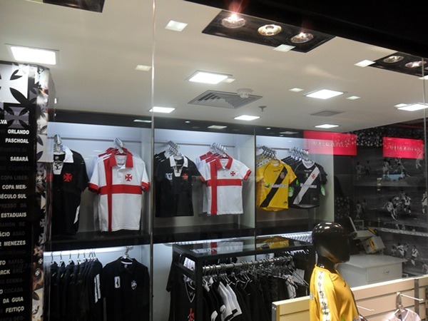 Vascaínos FC | C.R. Vasco da Gama: VASCO INAUGURA MAIS UMA LOJA OFICIAL