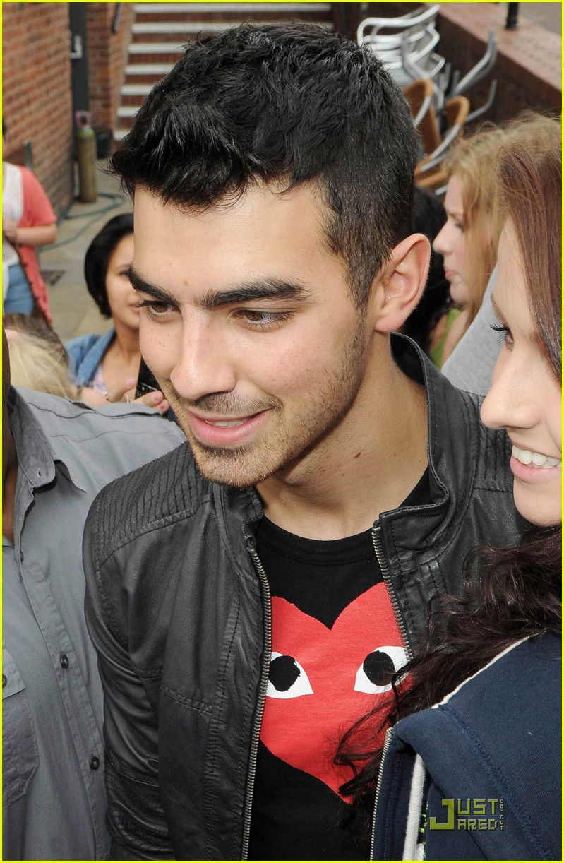 DIA DIA CON LOS JONAS: 06/01/2011 - 07/01/2011