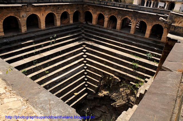 PHOTOGRAPHS UP AND DOWN THE LANE: Savanur