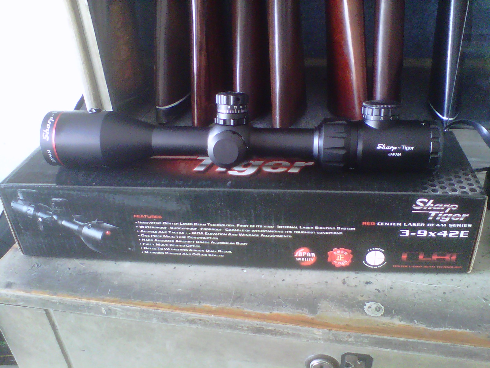 GUNS AND HOBBIES: TELESCOPE SHARP TIGER 3-9 X 42E with LASER POINTER